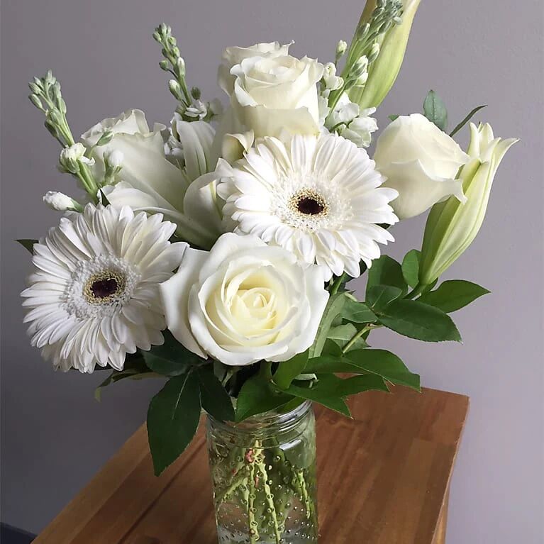 The FTD Cherished Friend Bouquet c1426 | Funeral Flower Arrangements